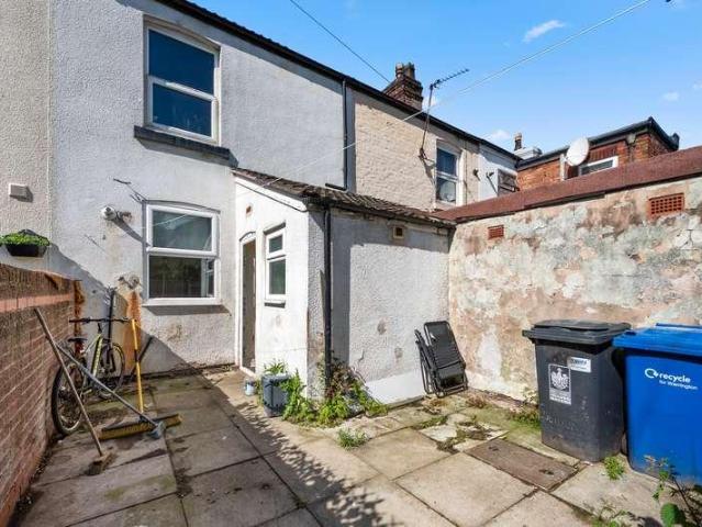 2 bed property for sale