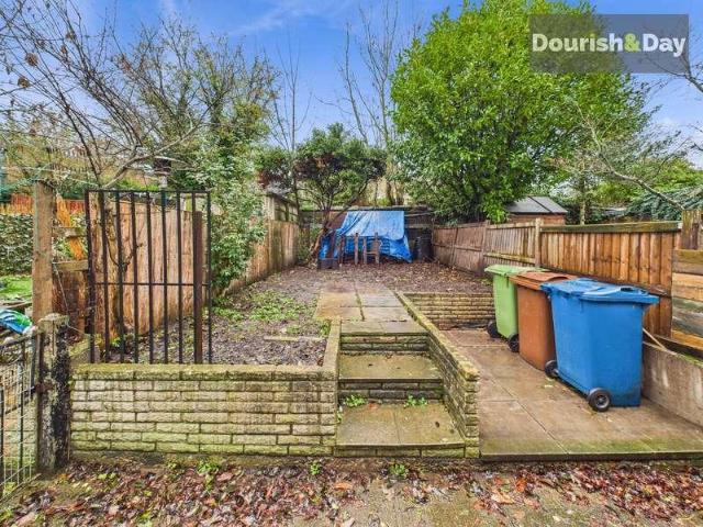 2 bed property for sale
