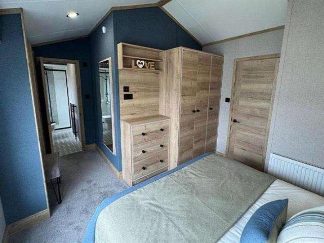 2 bed property for sale
