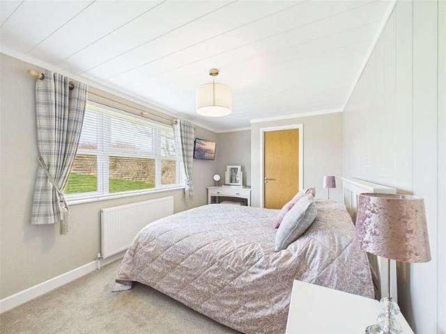 2 bed property for sale