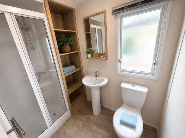 2 bed property for sale