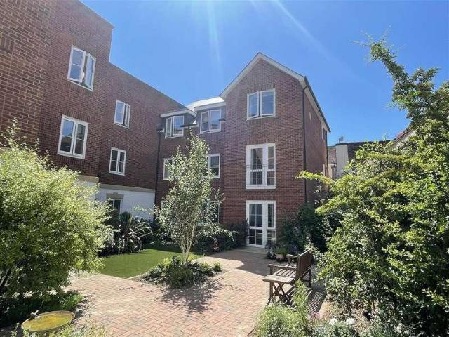 2 bed property for sale