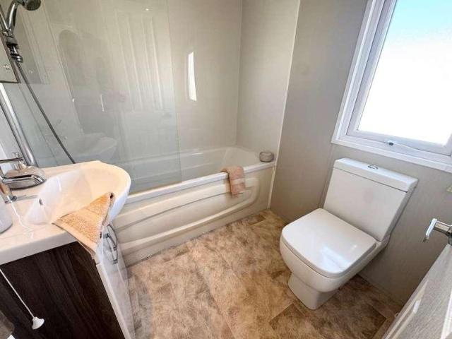 2 bed property for sale