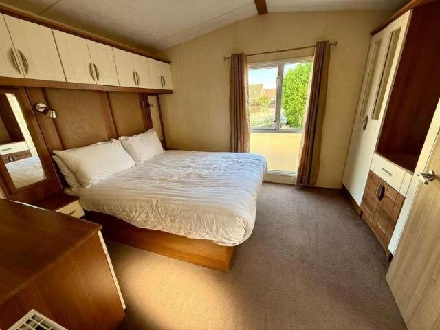 2 bed property for sale