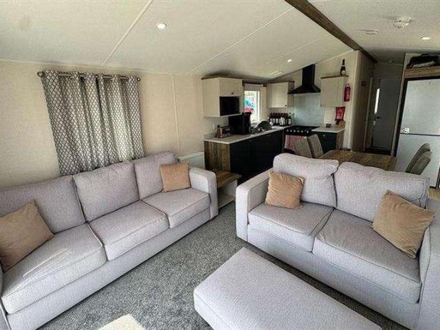 2 bed property for sale