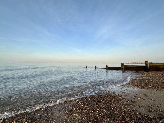 2 bed property for sale