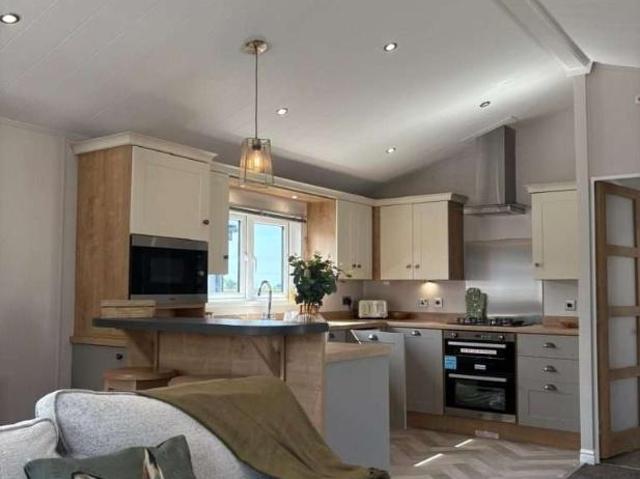 2 bed property for sale