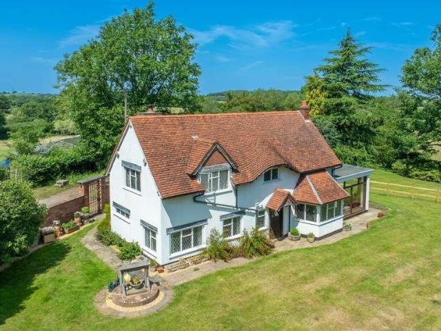 2 bed property for sale
