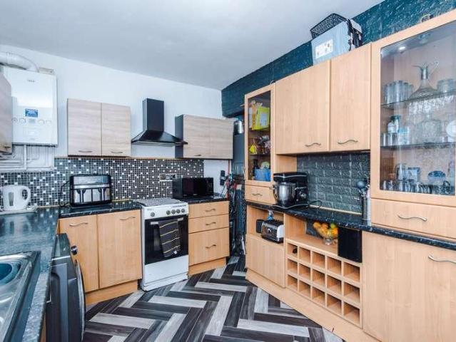 2 bed property for sale