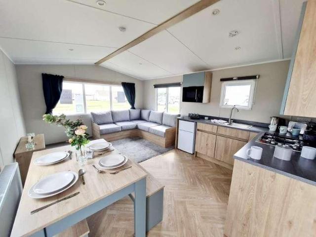 2 bed property for sale