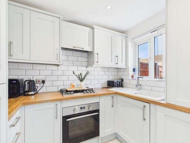 2 bed property for sale
