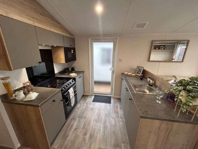 2 bed property for sale