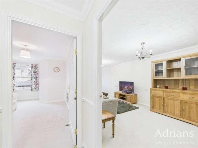 2 bed property for sale