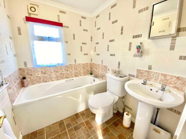 2 bed property for sale
