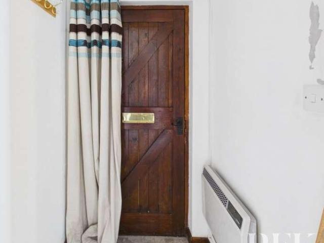 2 bed property for sale