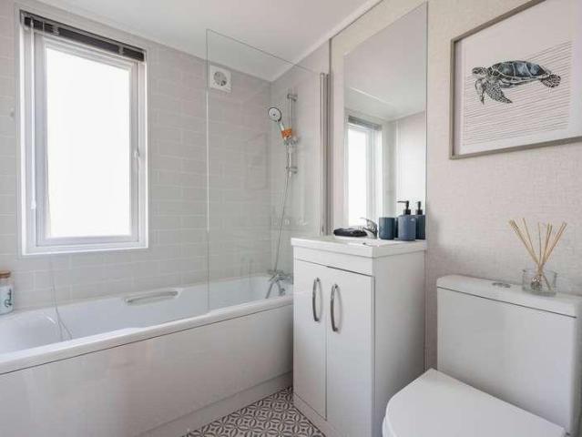 2 bed property for sale