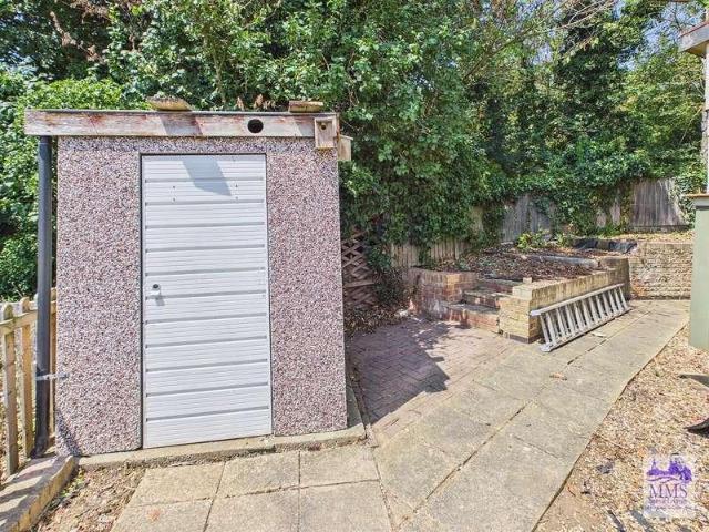 2 bed property for sale
