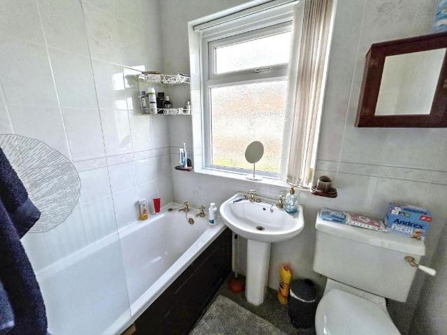 2 bed property for sale