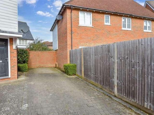 2 bed property for sale
