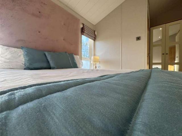 2 bed property for sale