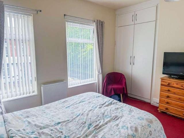 2 bed property for sale