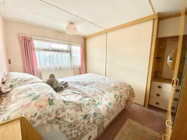 2 bed property for sale