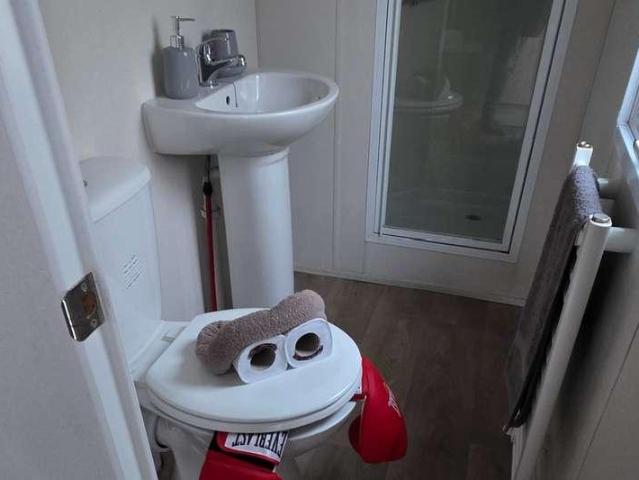2 bed property for sale