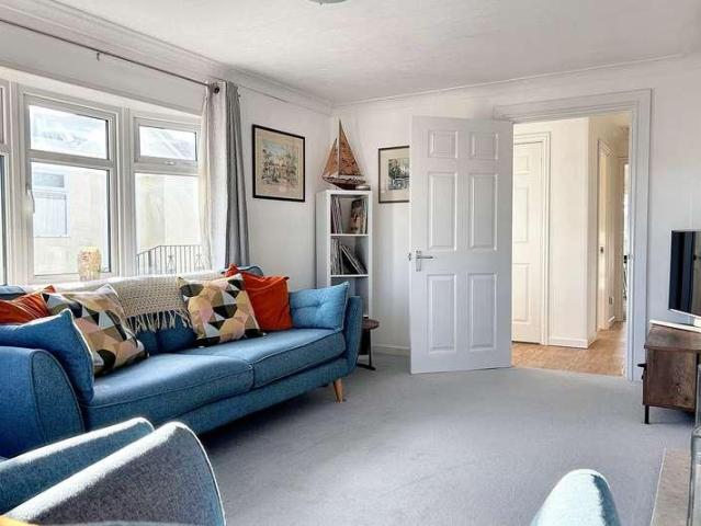 2 bed property for sale