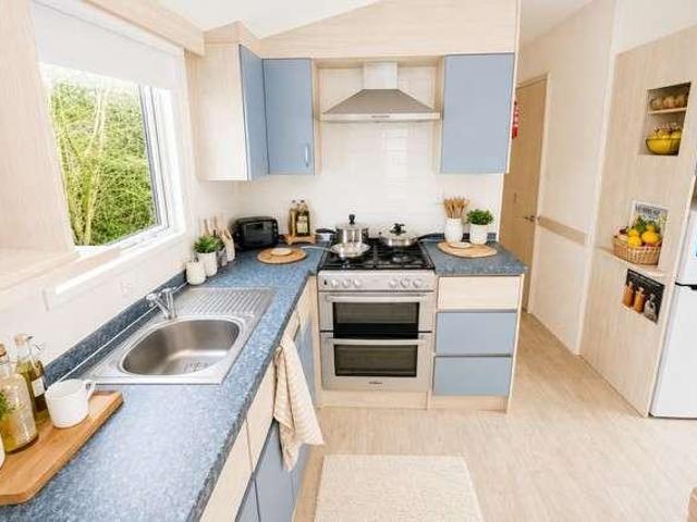 2 bed property for sale