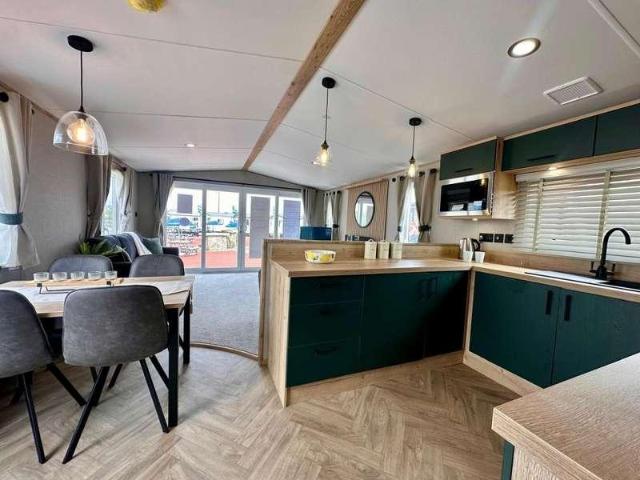 2 bed property for sale