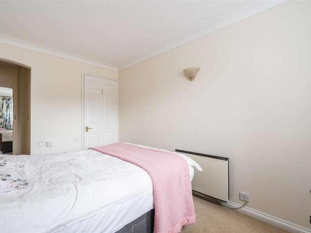 2 bed property for sale