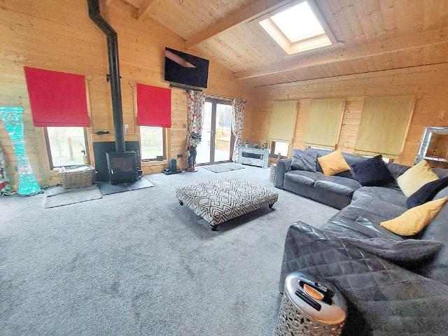 2 bed property for sale