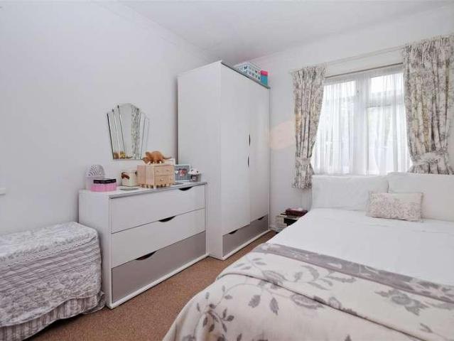 2 bed property for sale