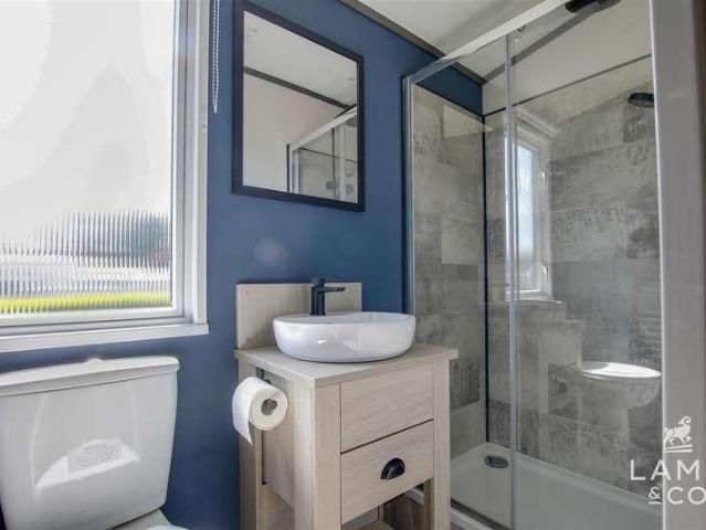 2 bed property for sale