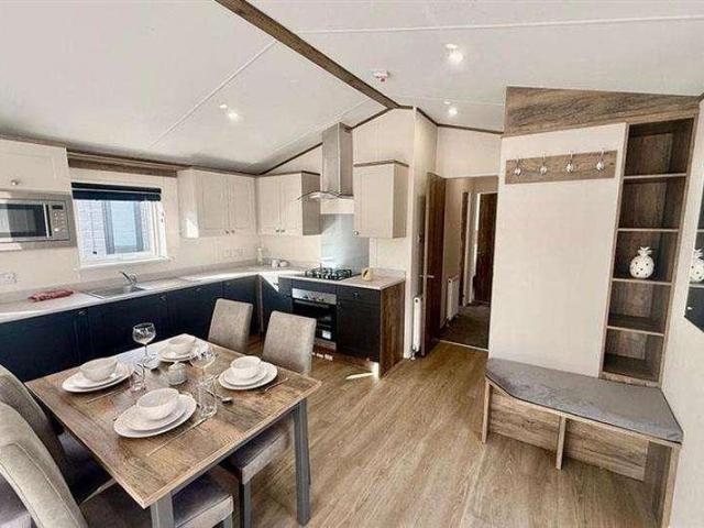 2 bed property for sale