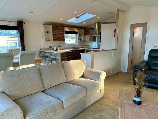 2 bed property for sale