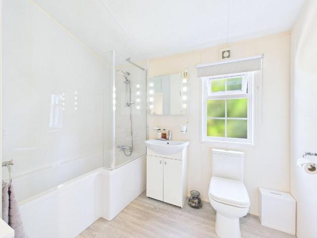 2 bed property for sale