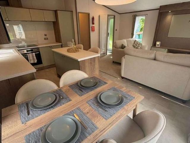 2 bed property for sale