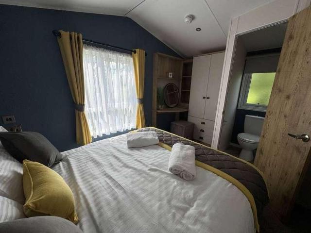 2 bed property for sale