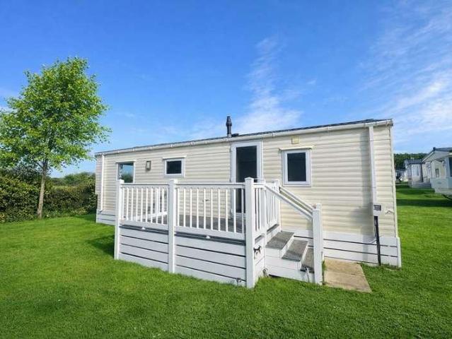 2 bed property for sale