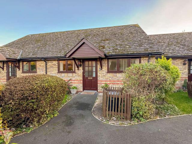 2 bed property for sale