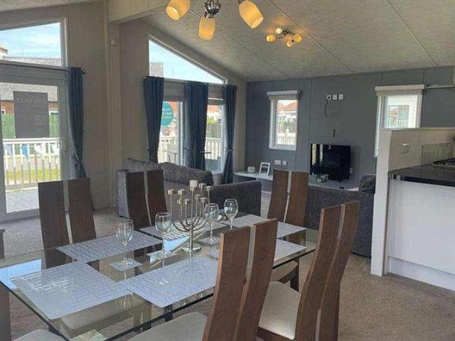 2 bed property for sale
