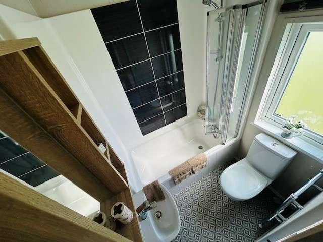 2 bed property for sale