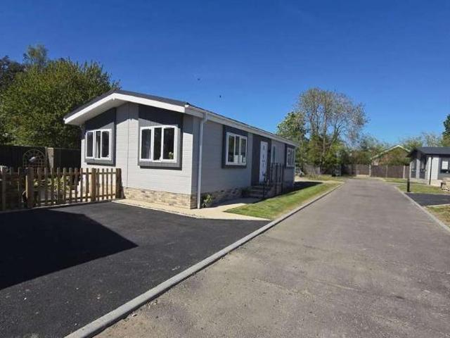 2 bed property for sale
