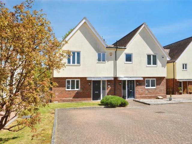 2 bed property for sale