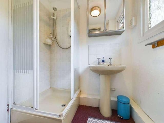 2 bed property for sale