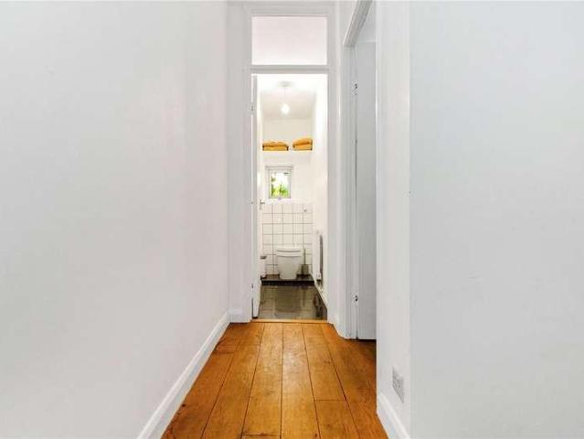 2 bed property for sale