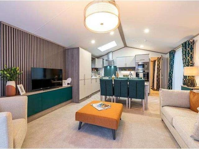 2 bed property for sale