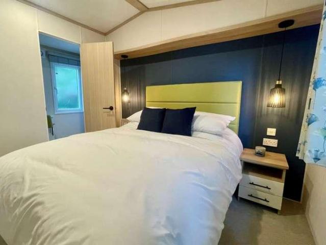 2 bed property for sale