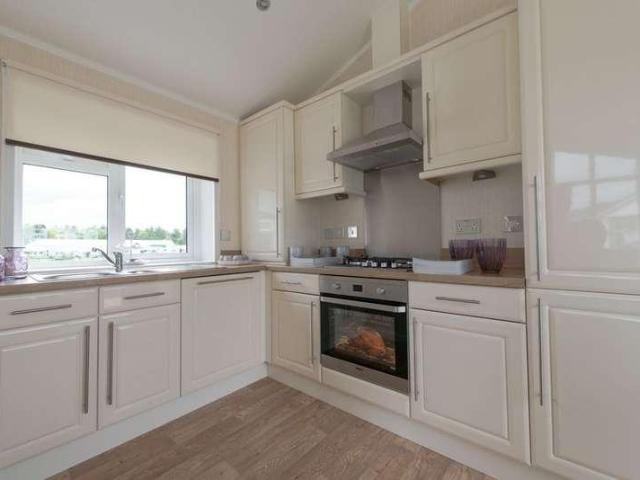 2 bed property for sale